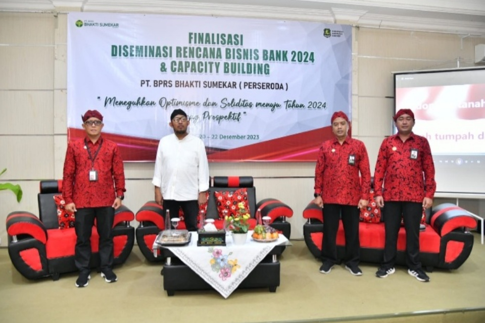 BPRS Bhakti Sumekar Tatap Tahun 2024 dengan Optimisme - MU